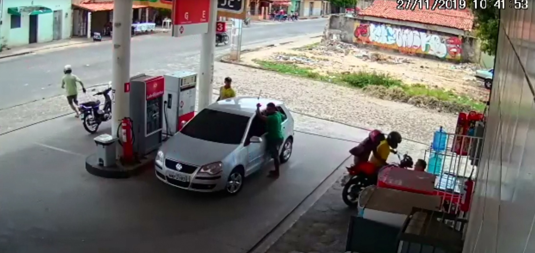 Câmera De Segurança Flagra Momento Em Que Vítima Reage A Assalto E Mata