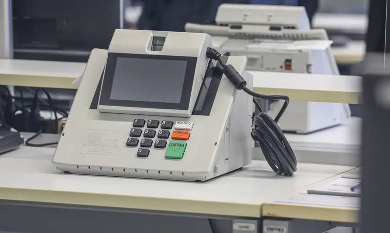 TSE encerra teste das urnas eletrônicas; vacina vírus sincicial ...